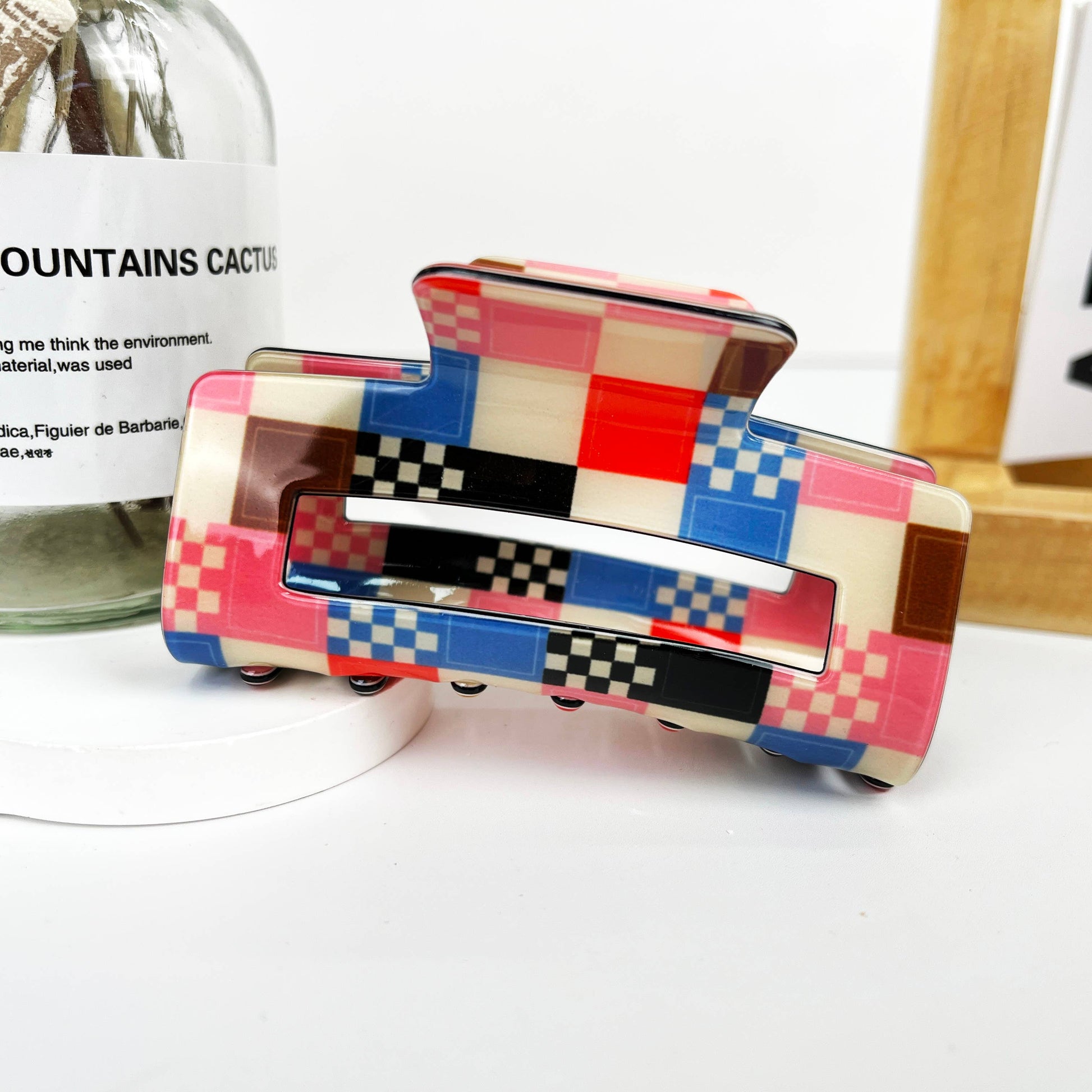 Checkered Pattern Hair Claw – Gift Horse
